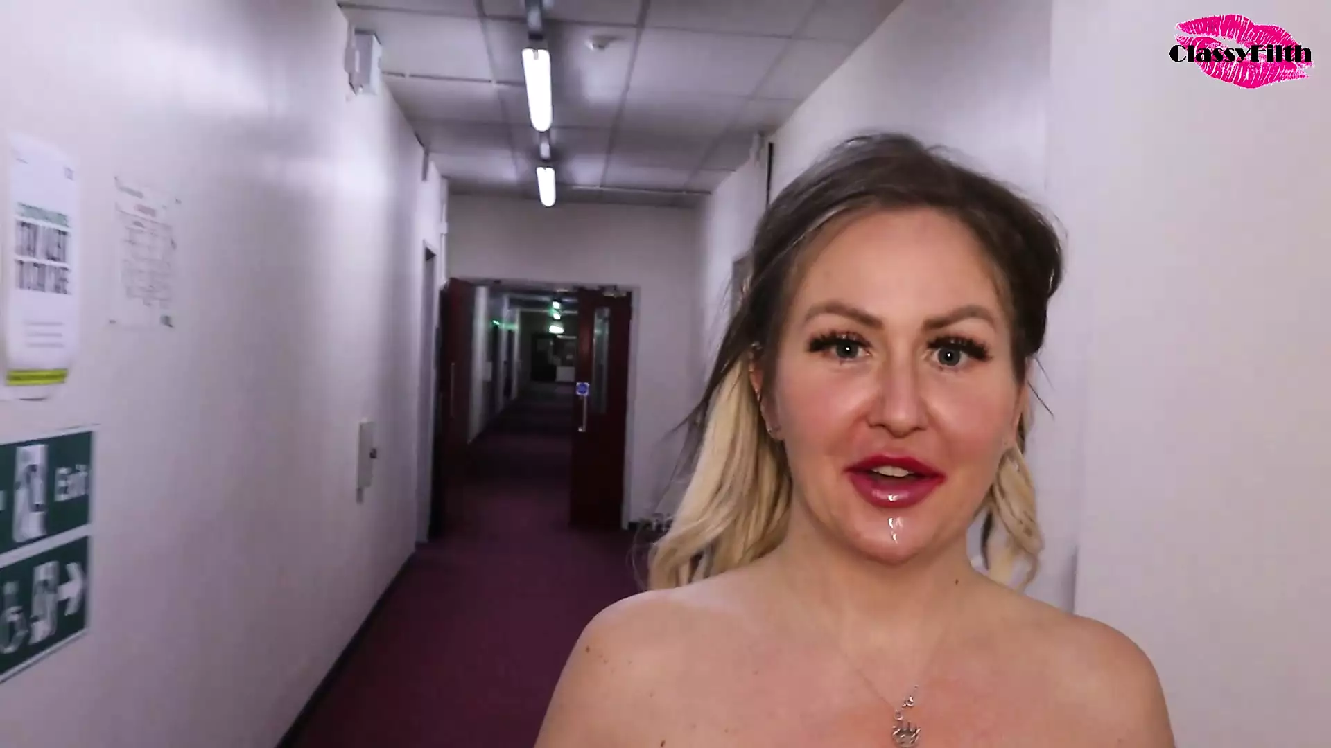 Vidéos Porno Gratuites Marcher Nue En Public Xhamster