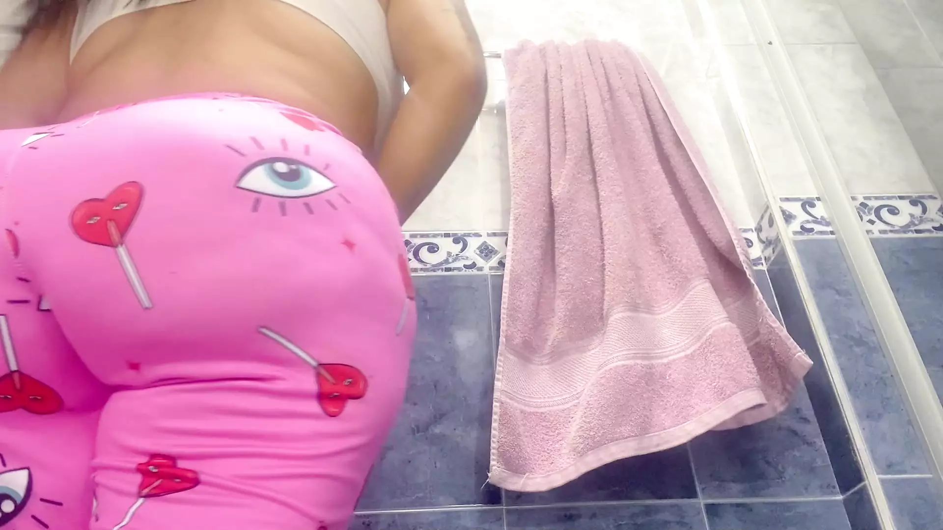 Huge Ass Of Big Ass Latina Woman Caught Amateur Porn By Faphouse Xhamster