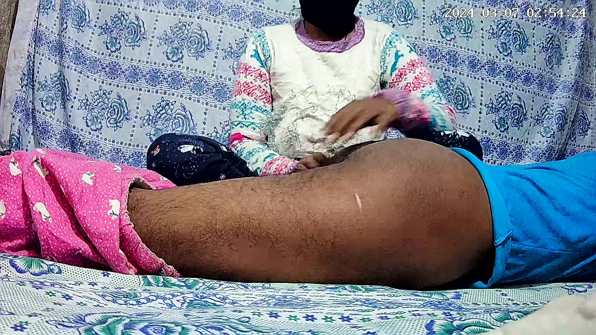 大奶继母和继子在酒店做爱 Xhamster