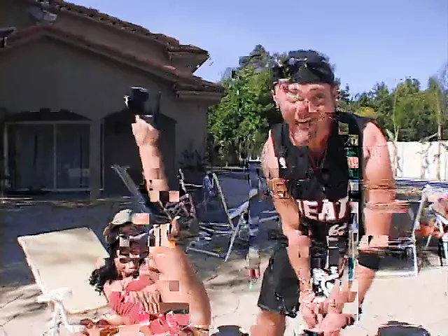 Une bombasse excitée se fait baiser le doigt de la chatte puis baiser brutalement | xHamster