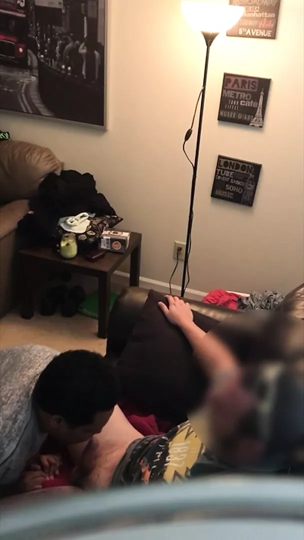 Chupando la polla de mis vecinos heterosexuales | xHamster