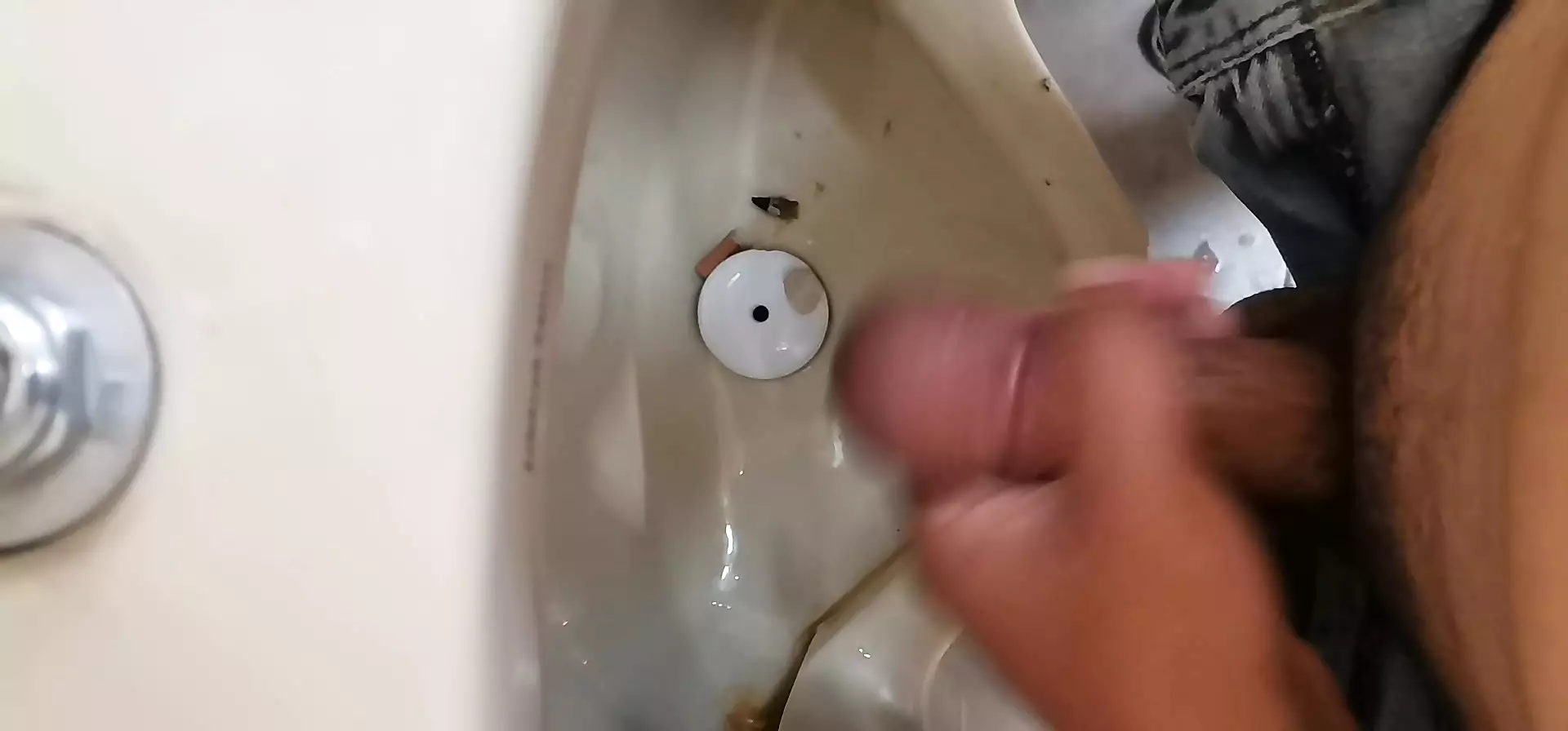 Urinal Public Toilet: Gay Average Cock Amateur Porn | xHamster