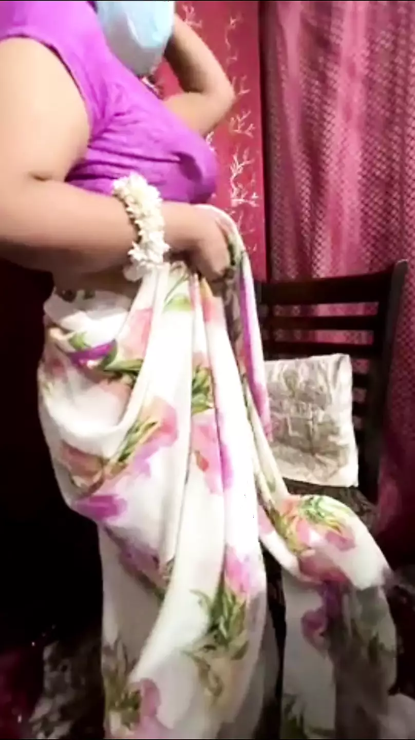 Une Bhabhi Indienne Montre Sa Chatte étroite Xhamster 3250