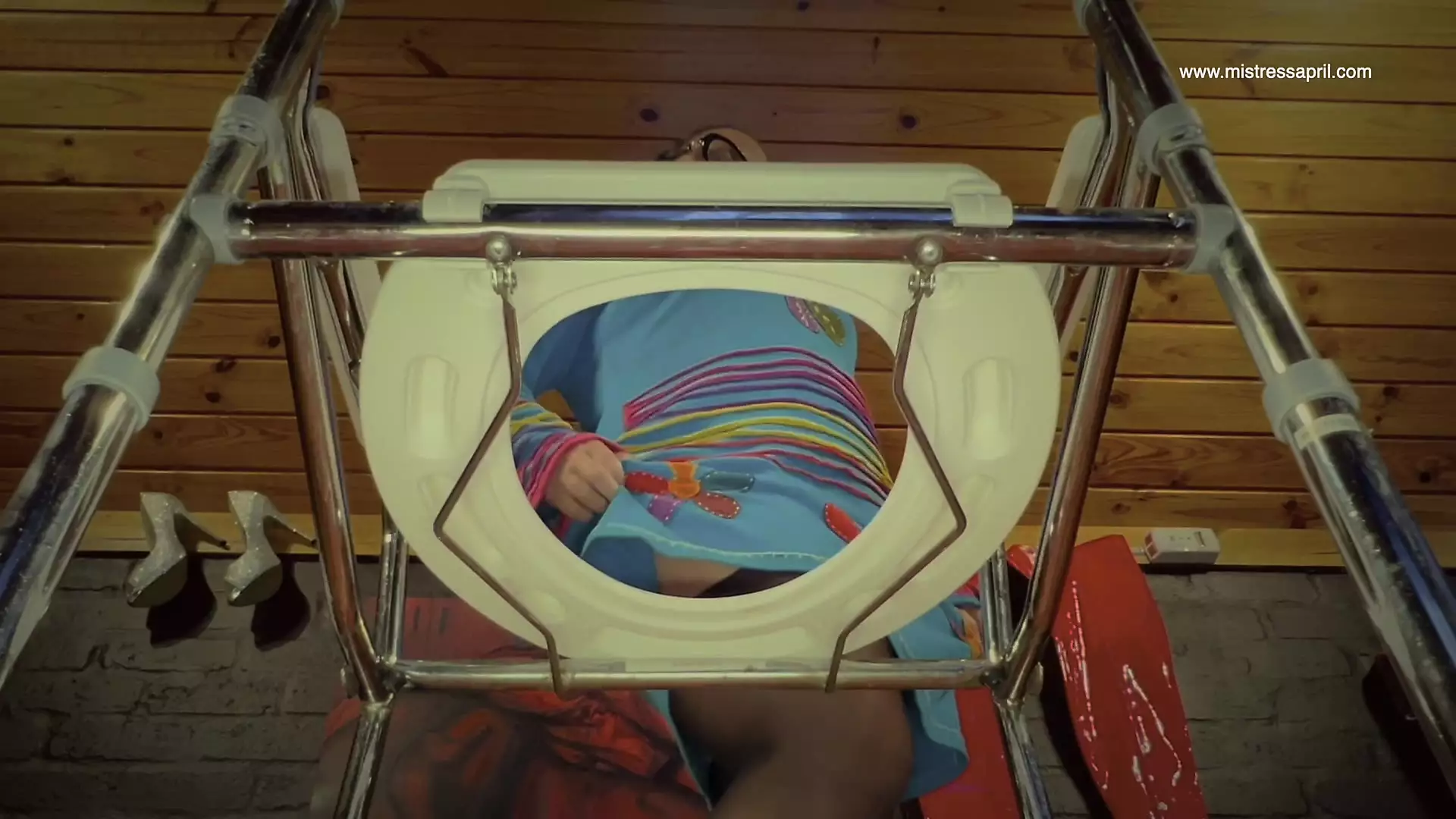 Dominatrix April - pipí delicioso y fresco | xHamster