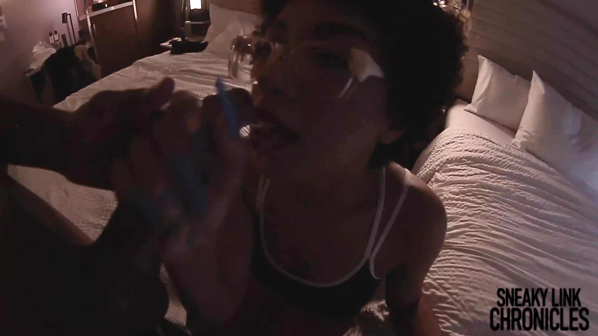 Sneaky Link Chronicles - Slim Thick Redbone Nerd Links up: Hotel Amateur Porn | xHamster