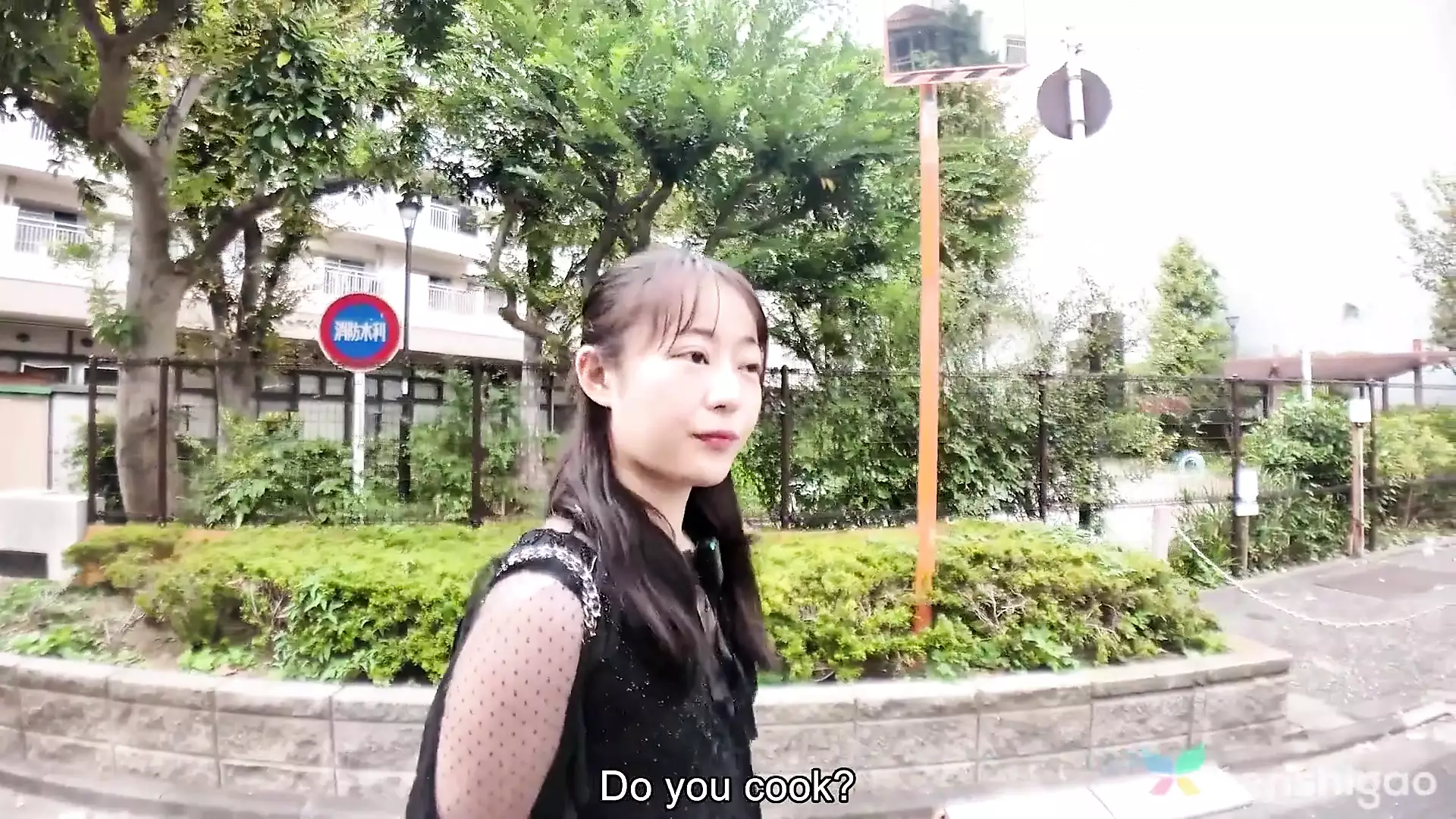 毛茸茸的宝贝 Ayu Takara 在她的第一个性爱场景中享受高潮 Xhamster 3171