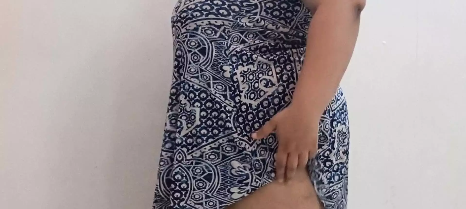 Desi bbw met enorme kont en enorme borsten die kleren uittrekken | xHamster