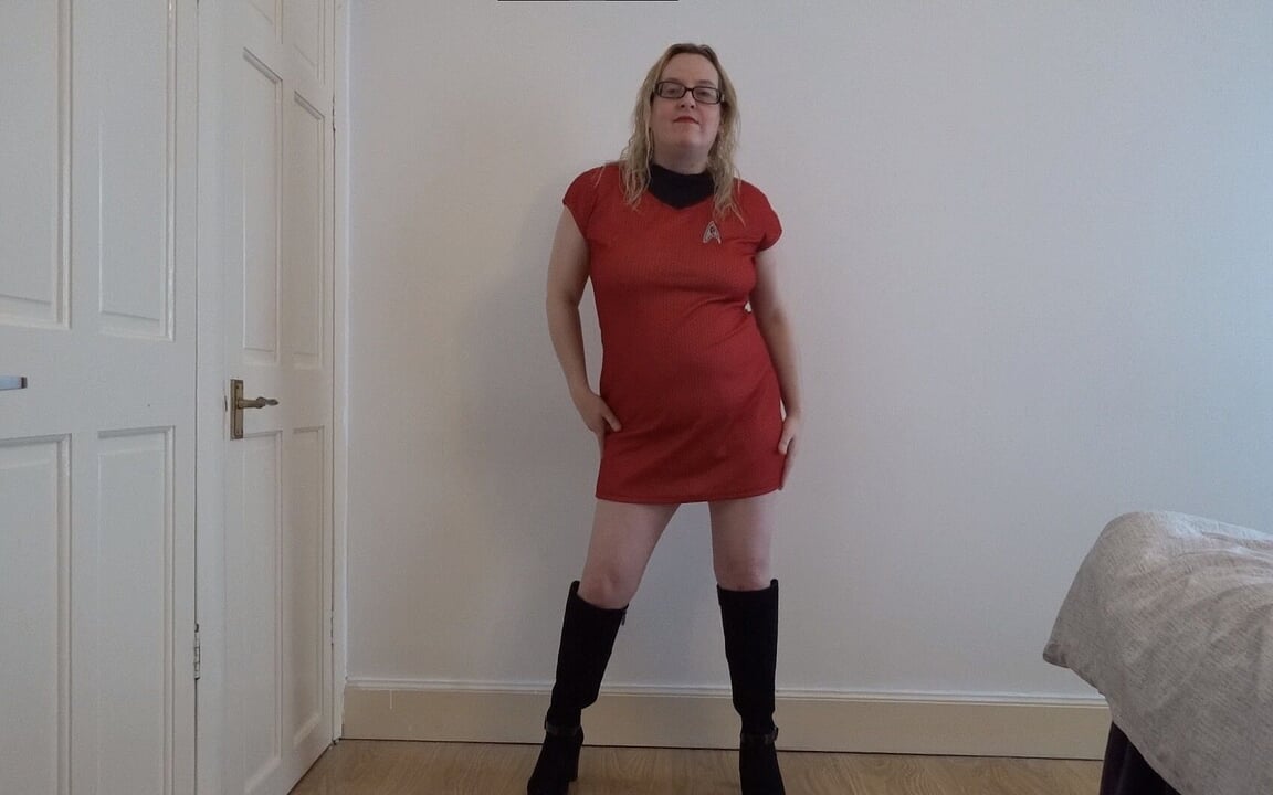 Star Trek Ensign穿着膝盖靴子的性感舞蹈 Xhamster 8442