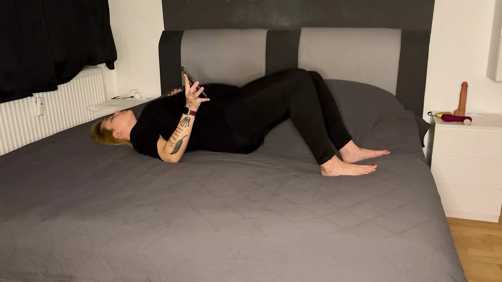 Masturbation While Watching Porn Multiple Orgasms Clitoris Rubbing Fingers Wet on Bed Solo ...