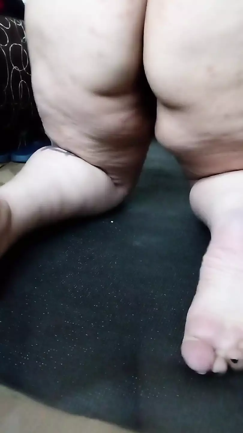 Fat Girl Does Yoga Naked And Exposes Ass And Pussy Uncensored Porn By